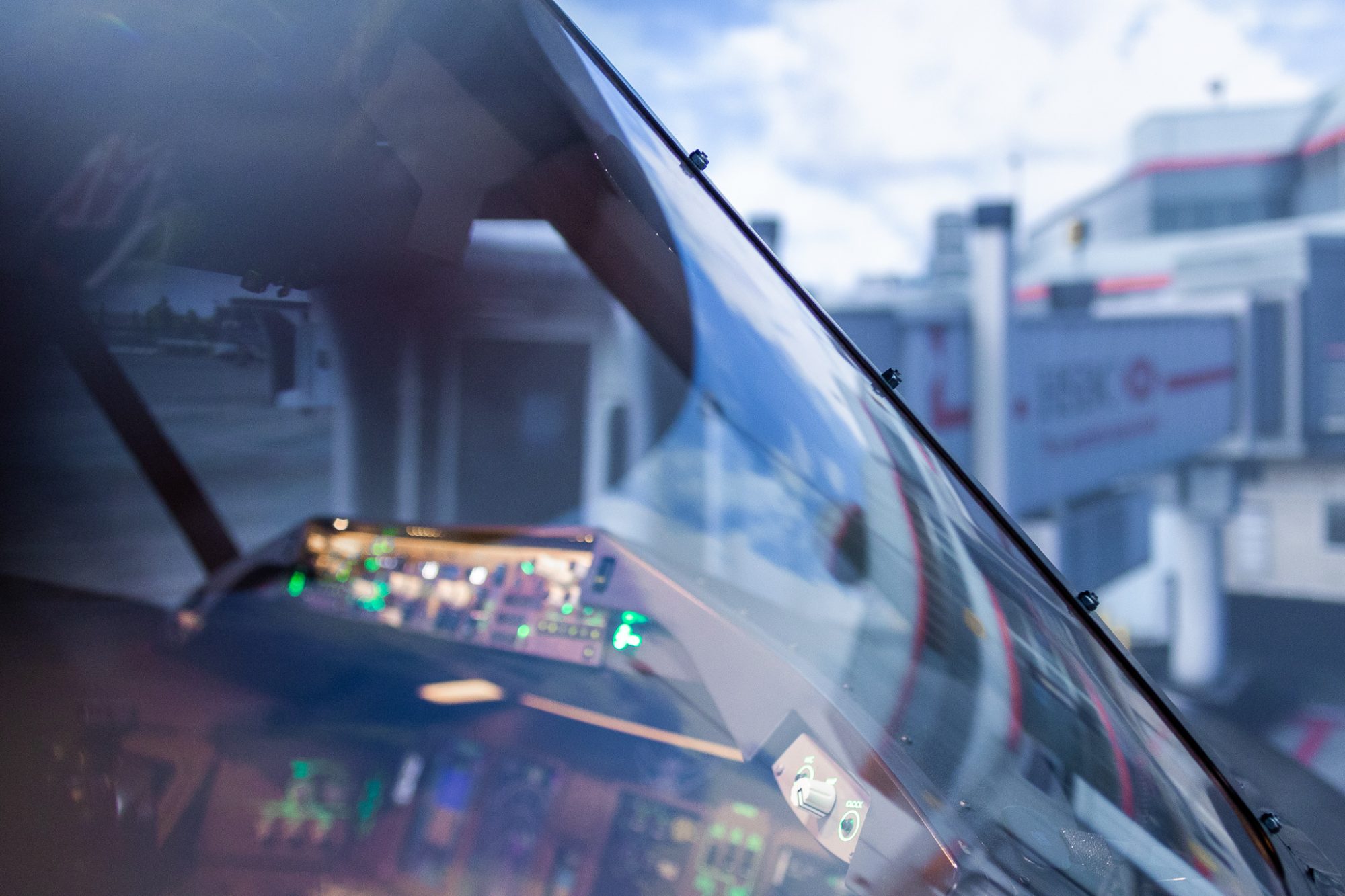 Canadian Flight Trainers | uFly Simulator