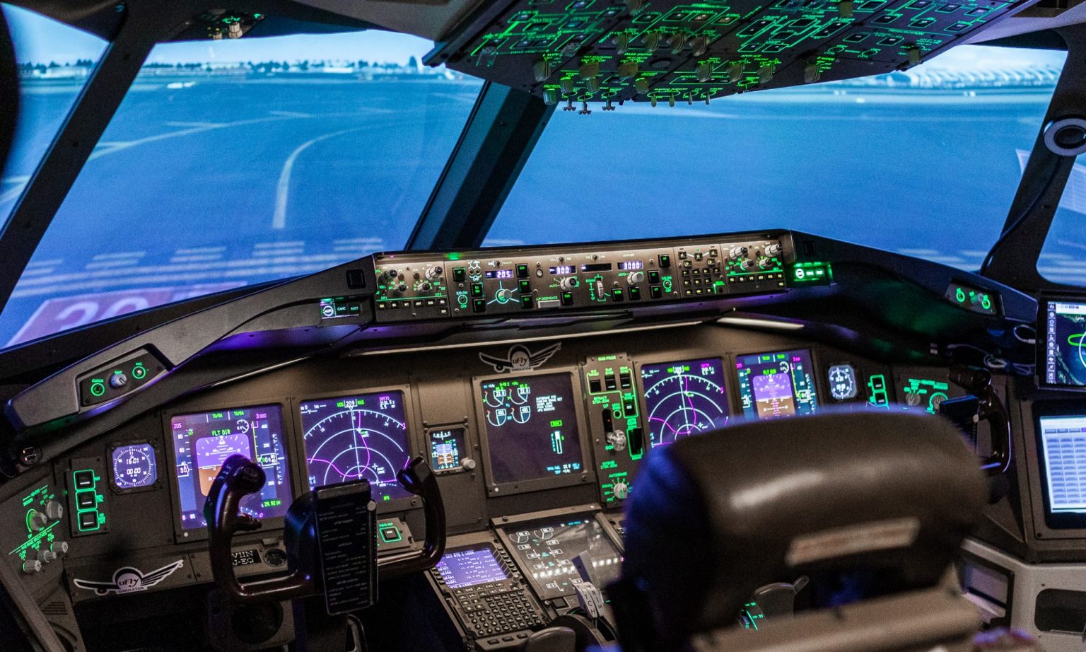 UFLY | Home of North America’s only public 777 & 737 simulators
